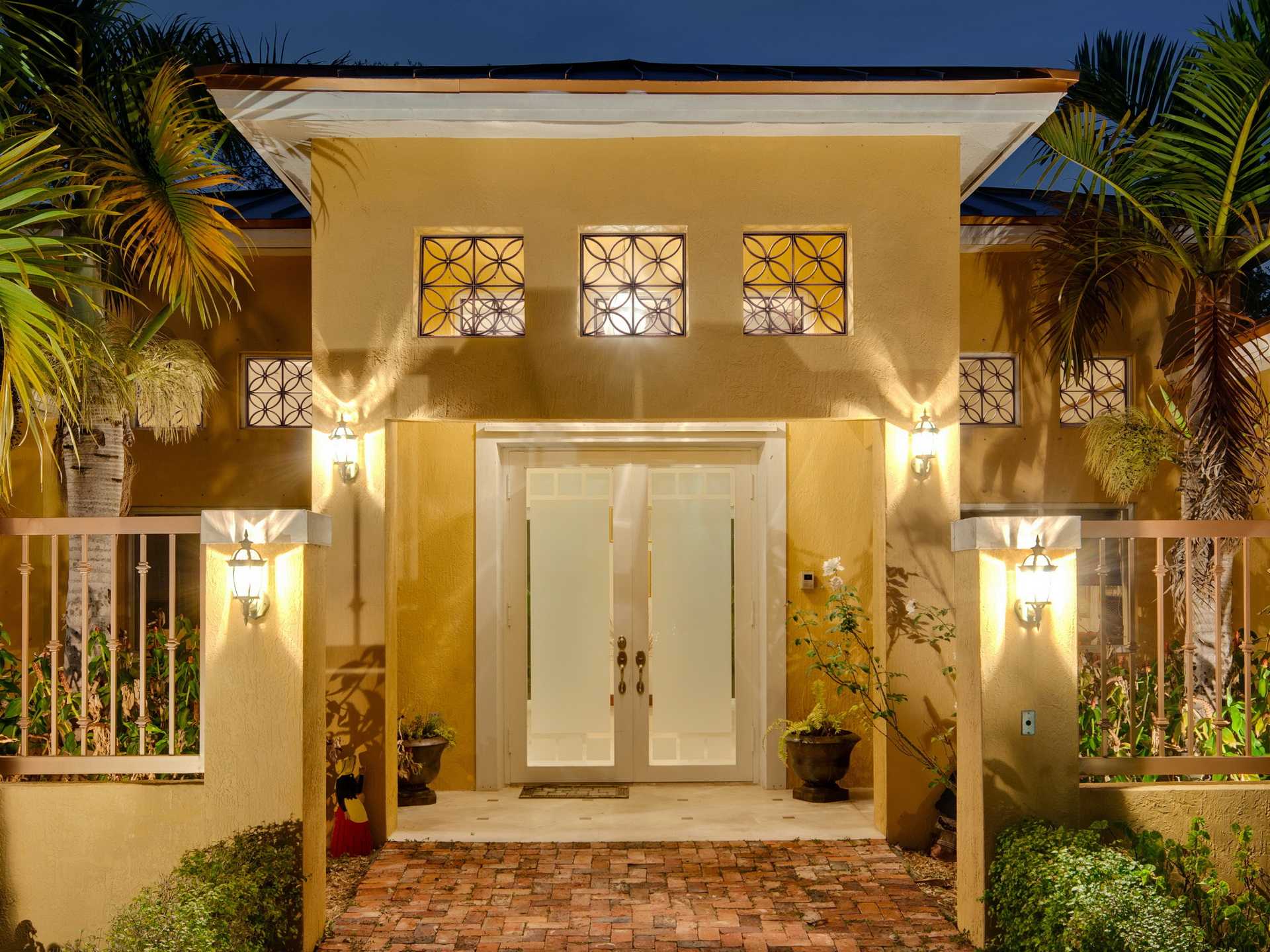 tableaux-decorative-grilles-window-treatment-004R-1920 – Tableaux® for ...